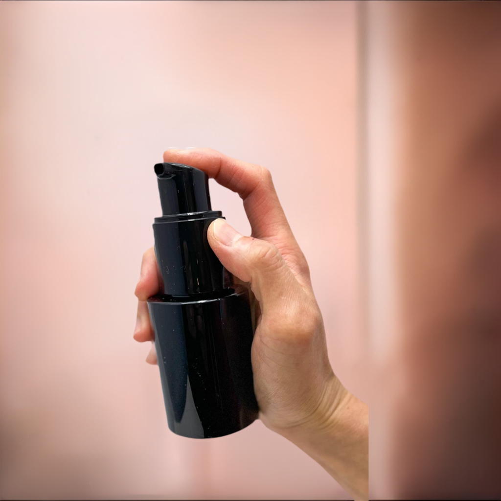 Black Plastic Powder Spray Bottle with Dry Spray - 4 oz / 120 ml